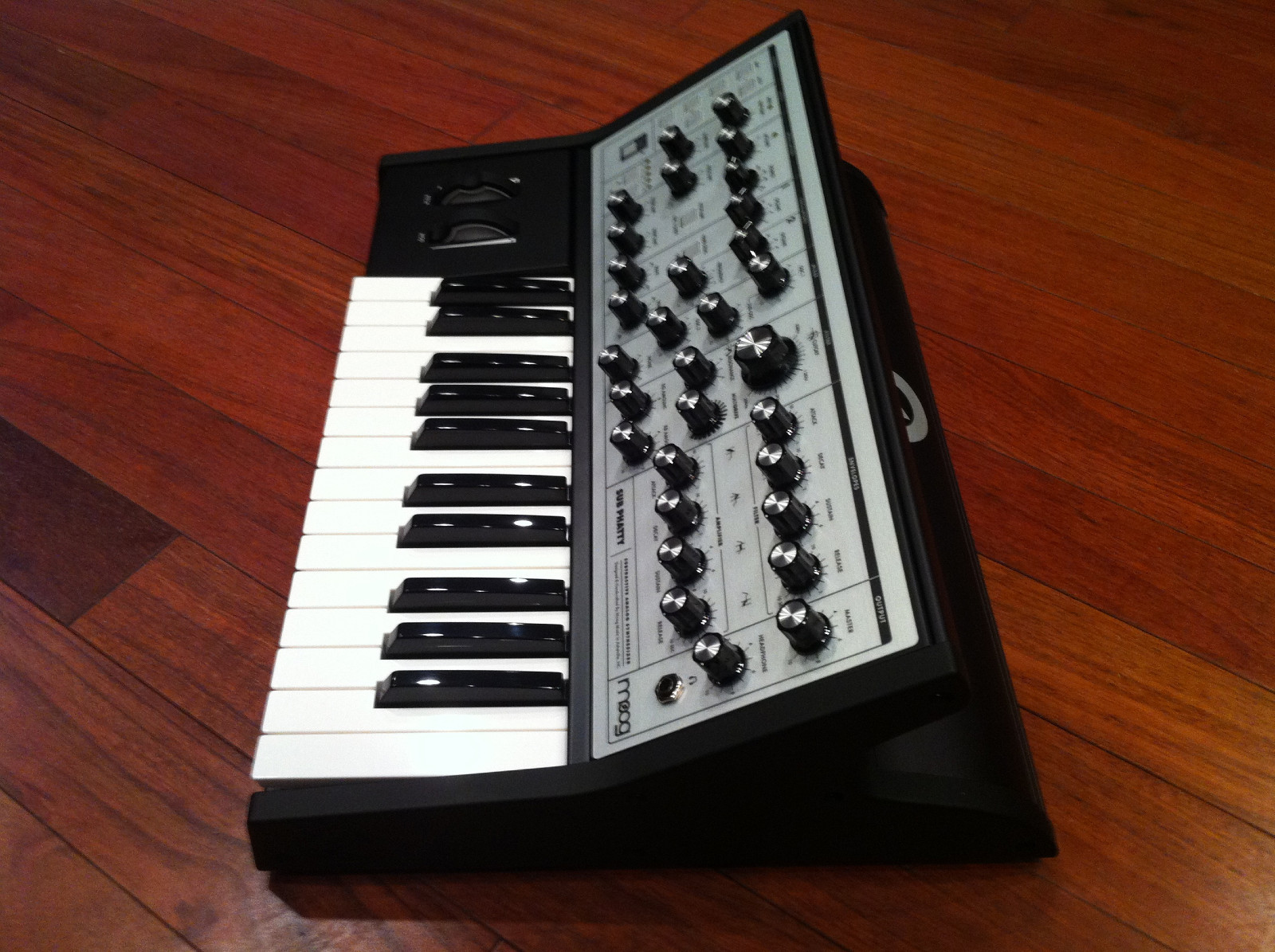 MATRIXSYNTH: Moog Sub Phatty Analog Bass Synth