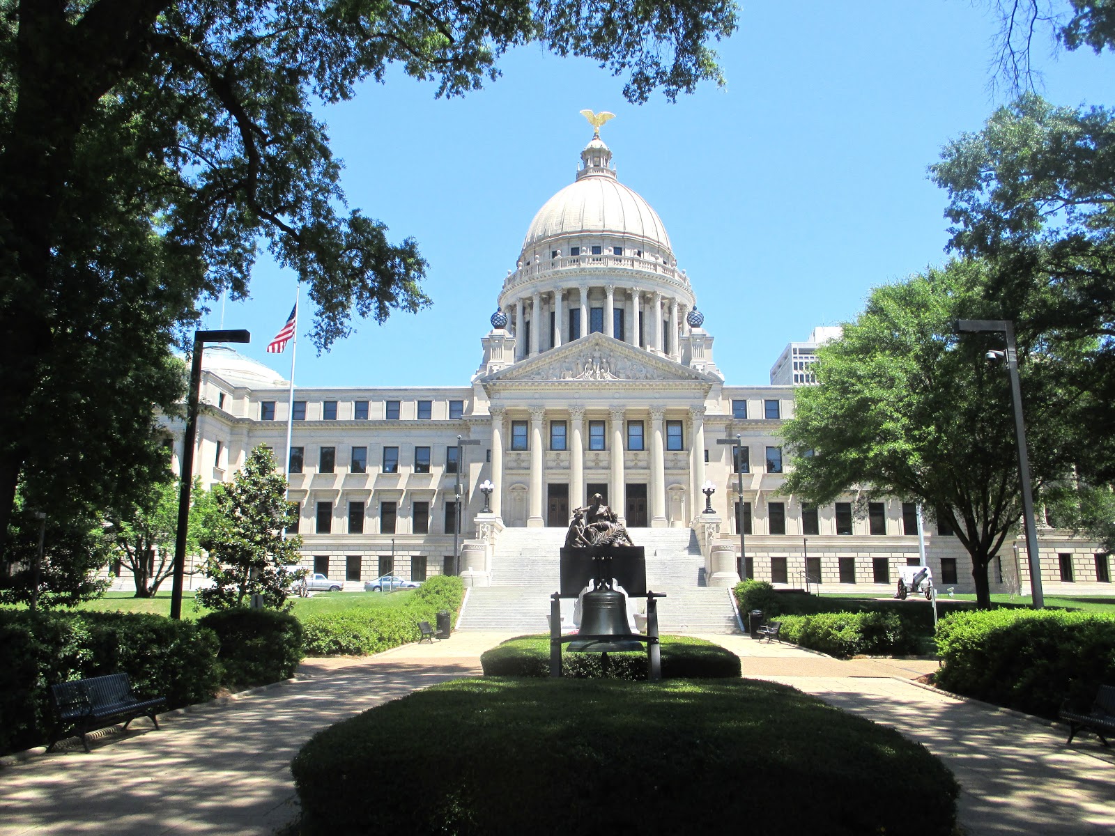 Phannie and Mae: A Short Stop in Jackson