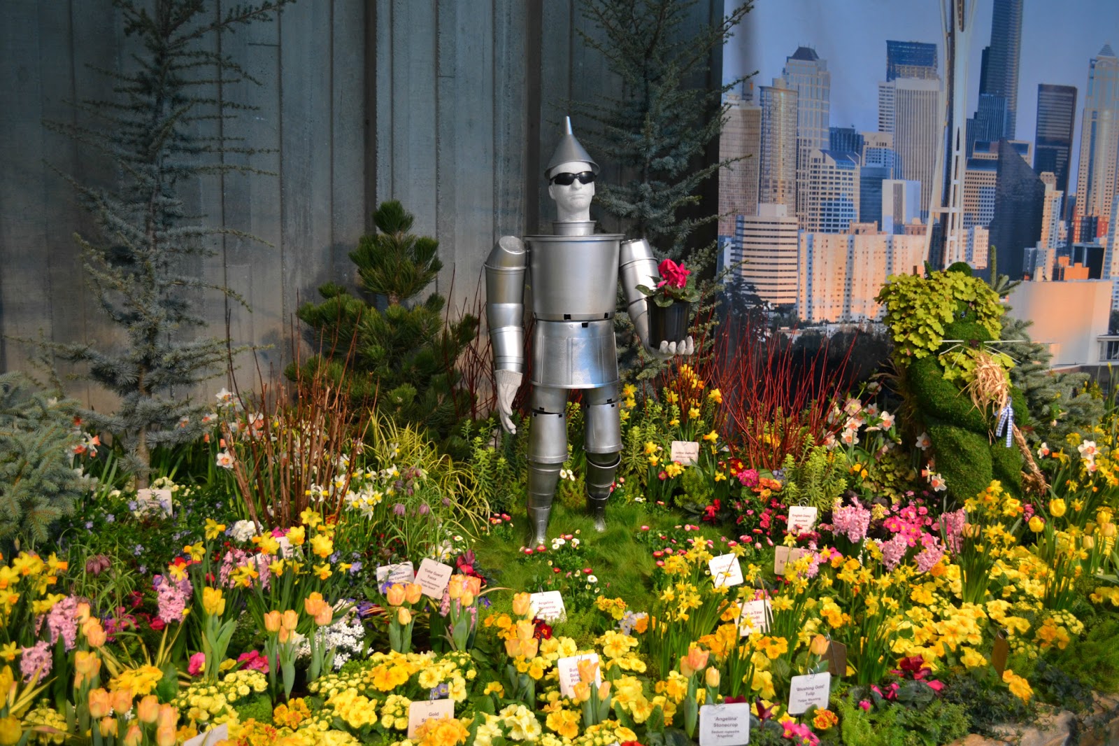 The Outlaw Gardener: Let's All Go to the Lobby!