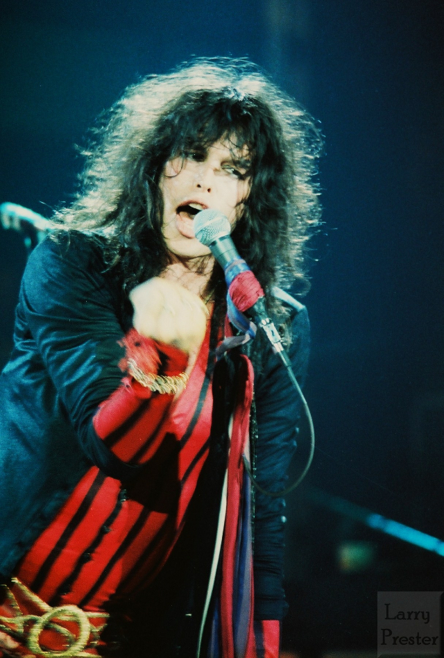 Amazing Photographs of Steven Tyler of Aerosmith on the Stage in the ...