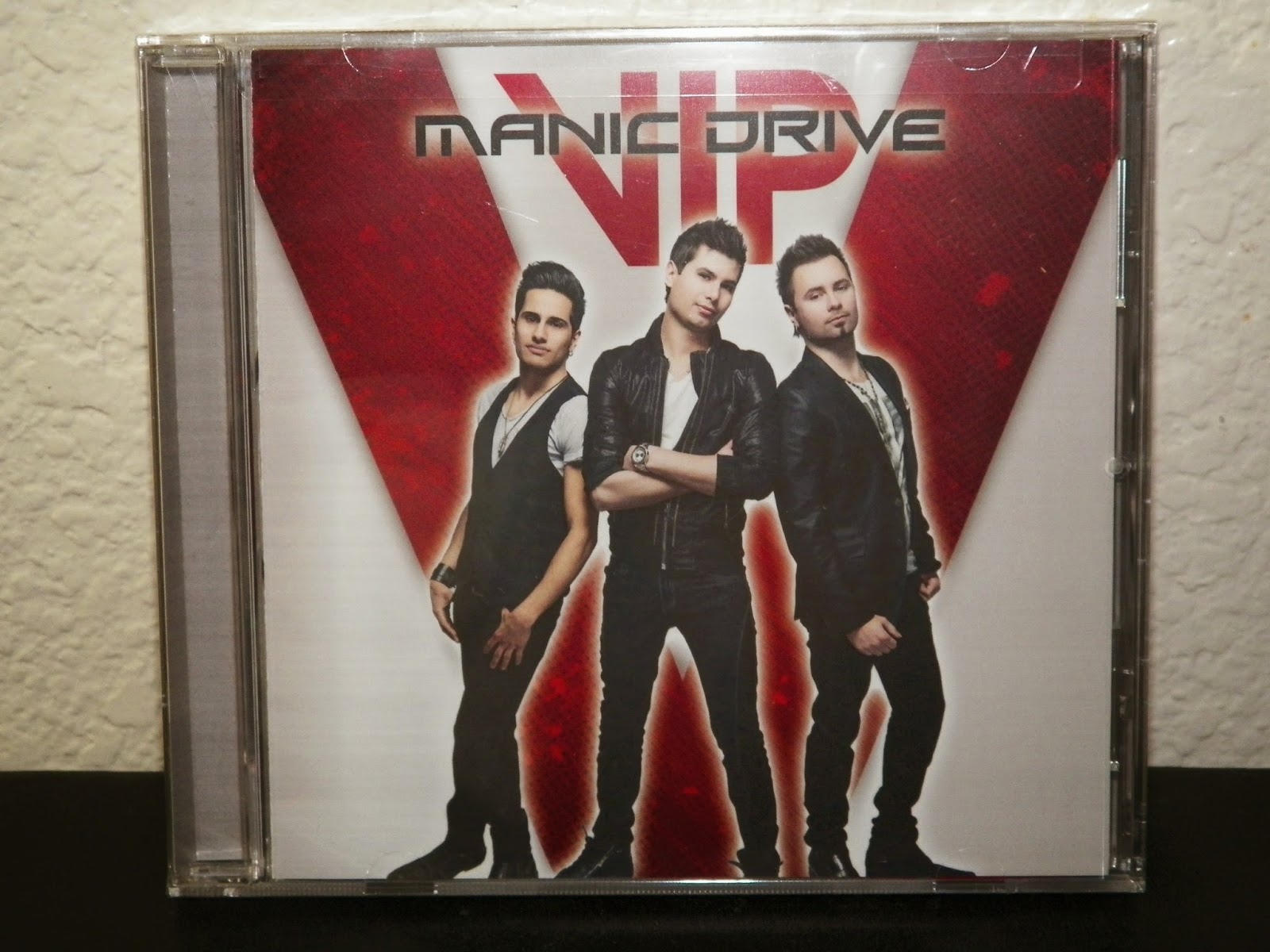 mygreatfinds: VIP Album by Manic Drive Review + Giveaway 11/11 US/CAN