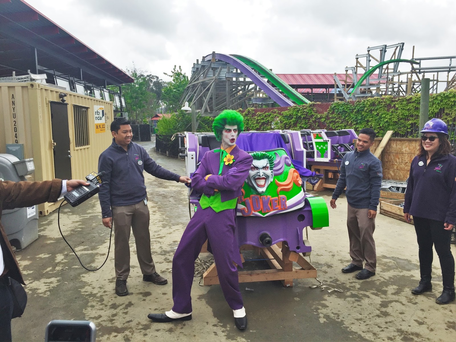 "The Joker" Hybrid Coaster Exclusive Construction Site Tour - Six Flags ...