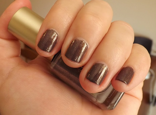 NaeSays: L'Oreal Paris Nail Color in Brit Invasion: Review & Swatches NaeSays: L'Oreal Paris Nail Color in Brit Invasion: Review & Swatches