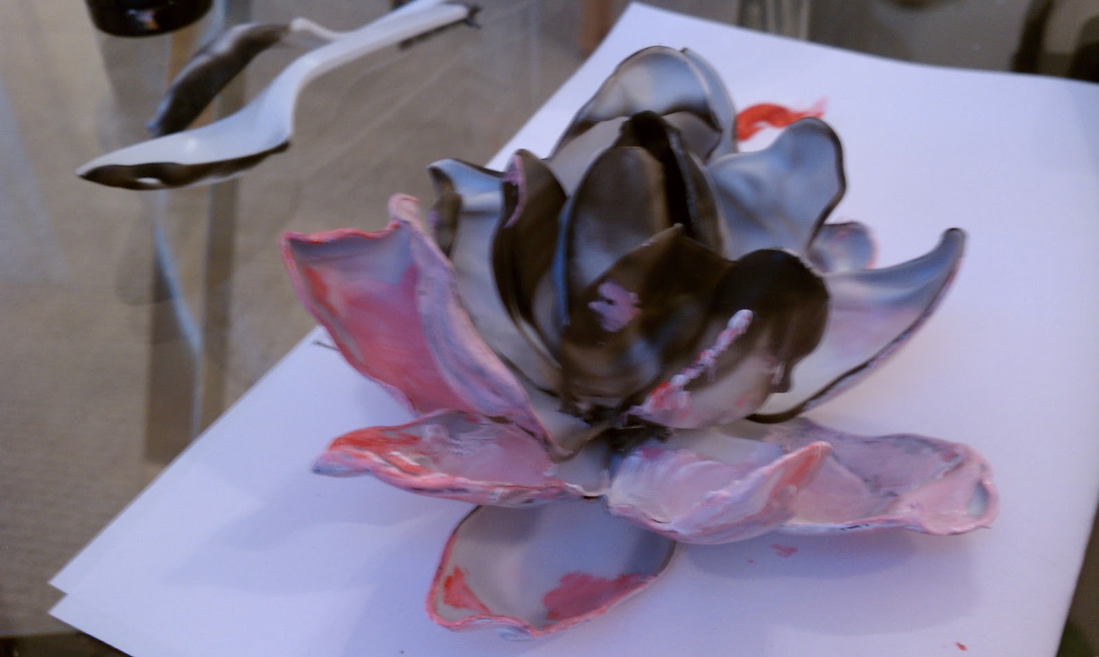 Nadia's DIY Projects: DIY Melted Plastic Spoon Rose