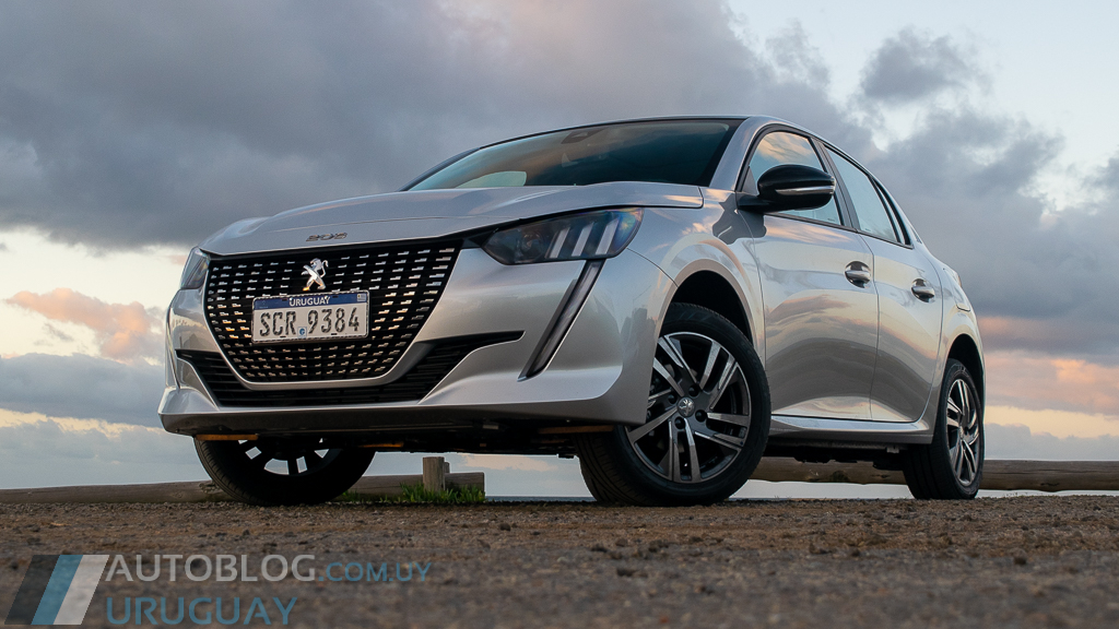 Prueba: Peugeot 208 Féline 1.6 Tiptronic : Autoblog Uruguay | Autoblog ...