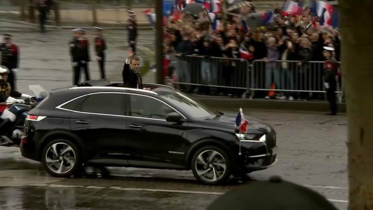 Emmanuel Macron choisit le DS 7 Crossback comme voiture d’apparat ...