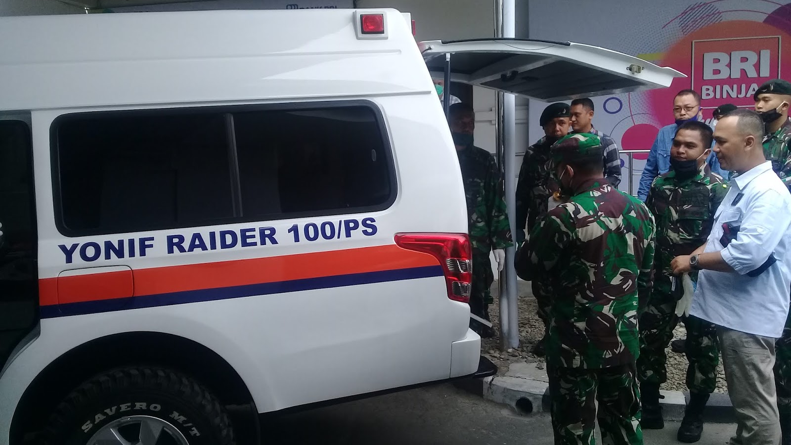 Yonif Raider 100/PS Terima 1 Unit Ambulance Dari Bank BRI Cabang Binjai