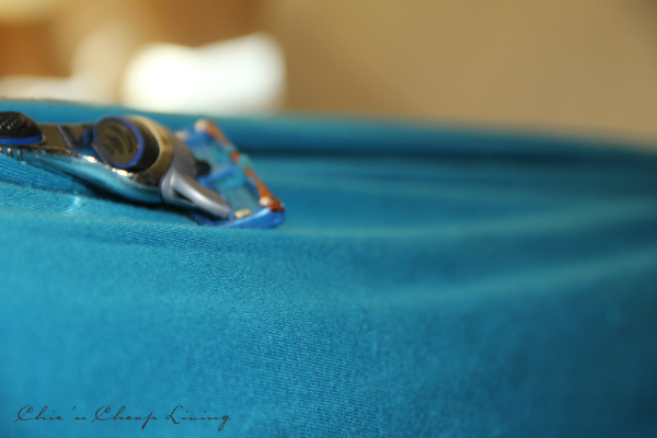 DIY/Savvy Tips: Save your clothing! How to refresh pilly, cotton clothing