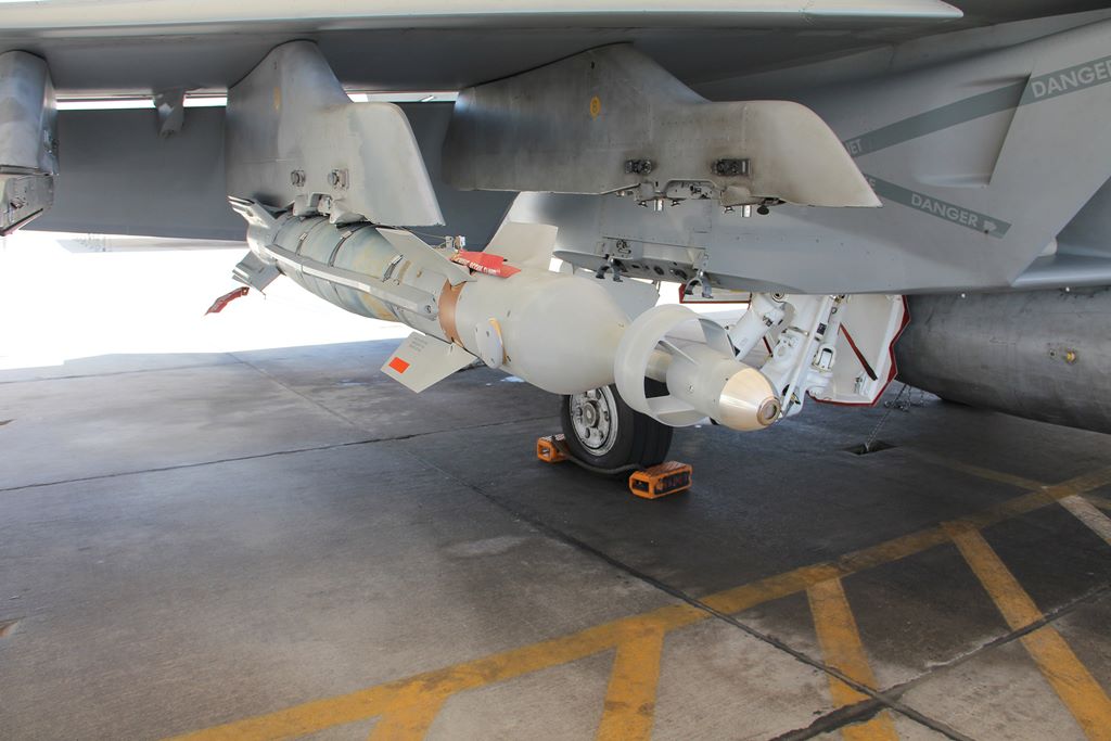 LOCKEED MARTIN TESTS NEW LASER GUIDED BOMB ON SUPER HORNET - Blog ...
