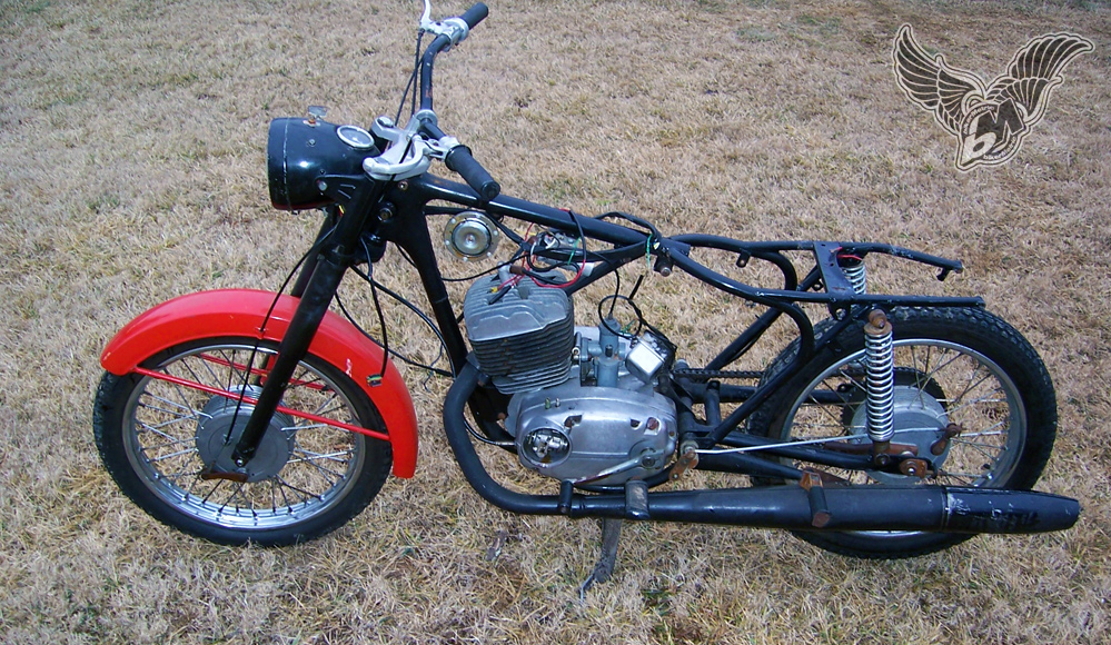 reader rides | don snow's triumph chopper and cz type 477 - bikerMetric