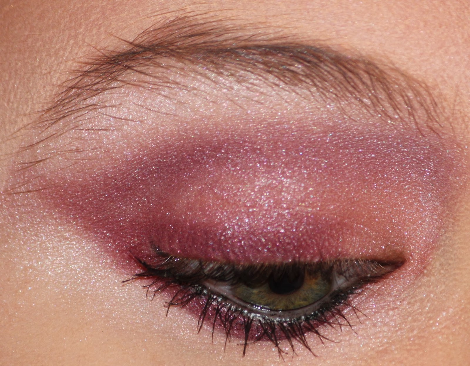 Die Zauberin Zebulon: Red Garnet Eye MakeUp