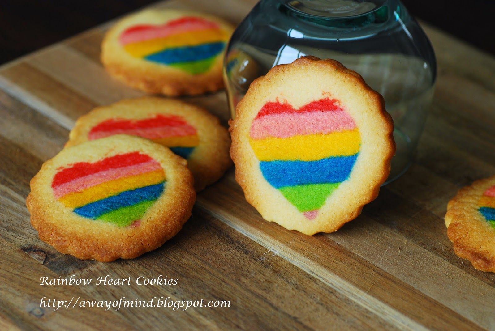 Awayofmind Bakery House: Valentine Rainbow Heart Cookies 情人节心型采红曲奇
