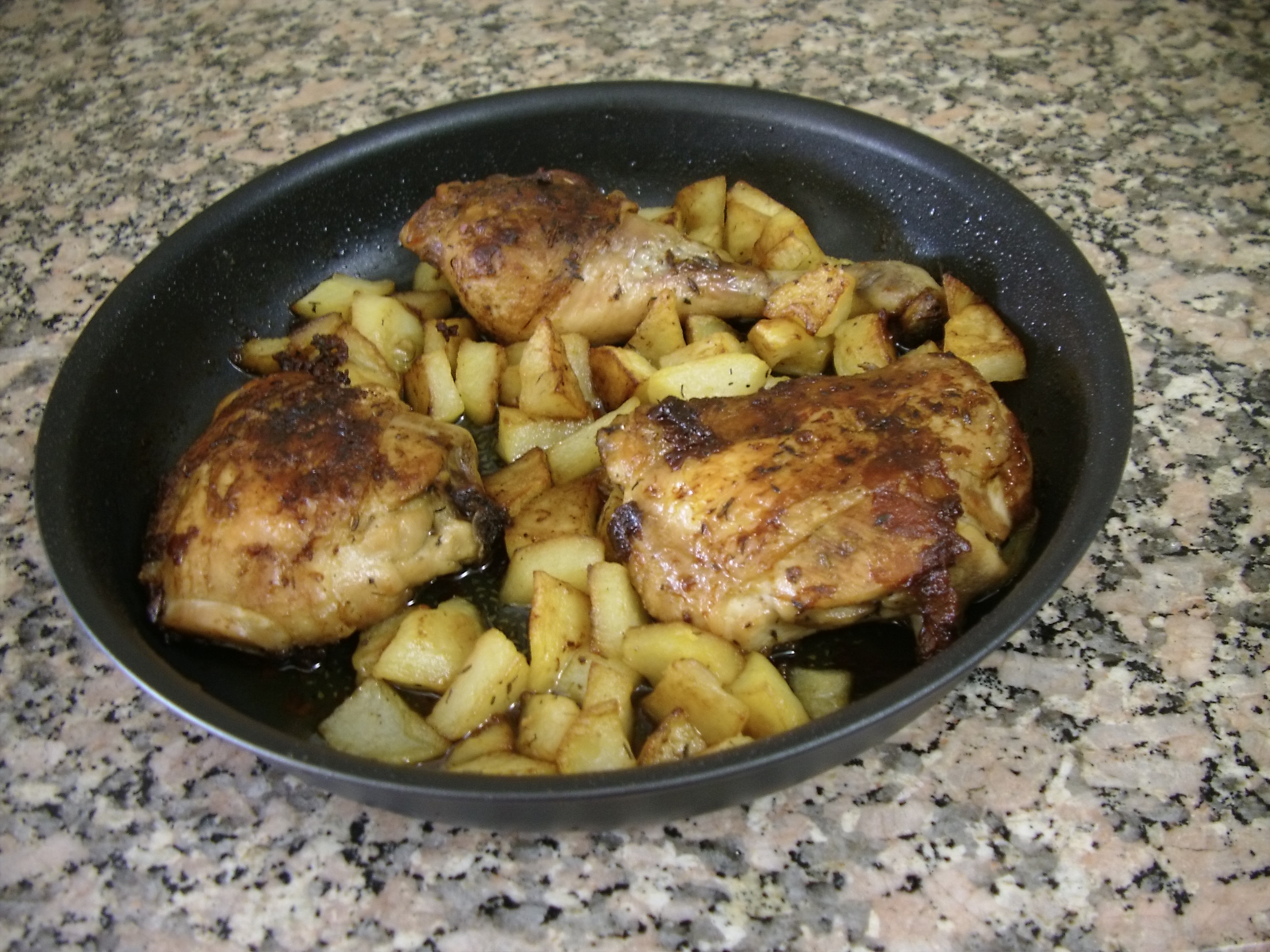 Recetas de cocina: Zancas de pollo al horno, con guarnición de patatas ...