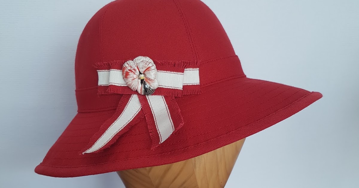 Capeline de soleil rouge collection "pensée"