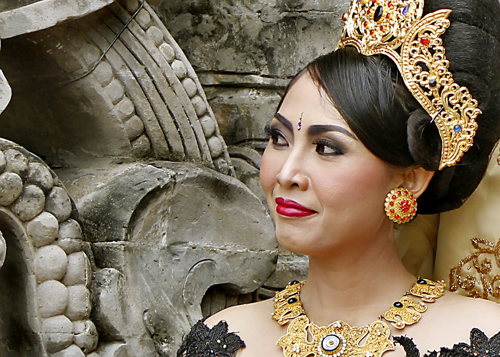 Nyengendadi Pesona Gadis Bali