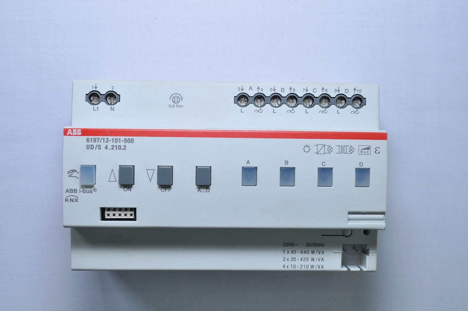 ABB i-bus® KNX UD/S 4.210.2 universal dimming actuator 4-fold 210 VA - Aeliya Marine