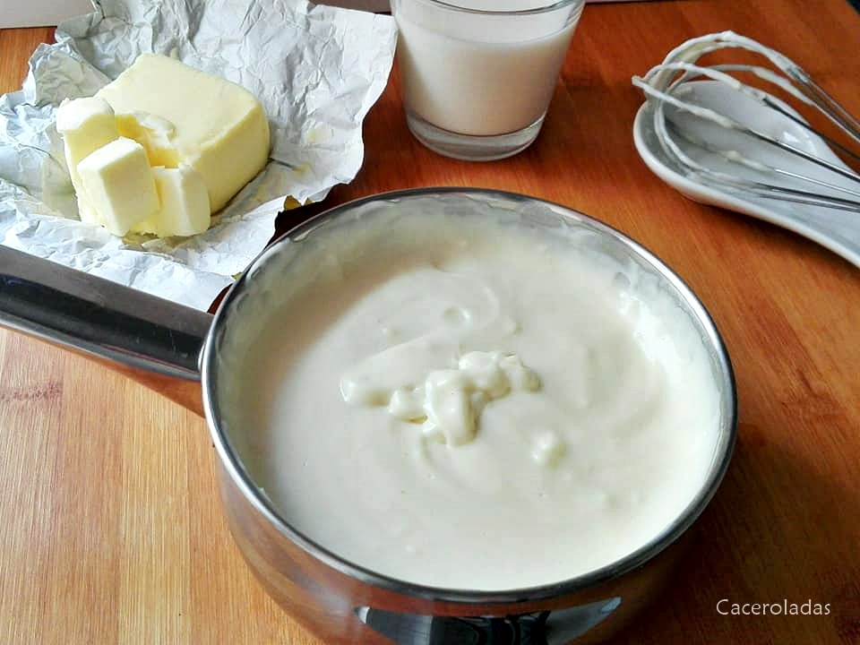 Salsa bechamel casera fácil paso a paso | Caceroladas
