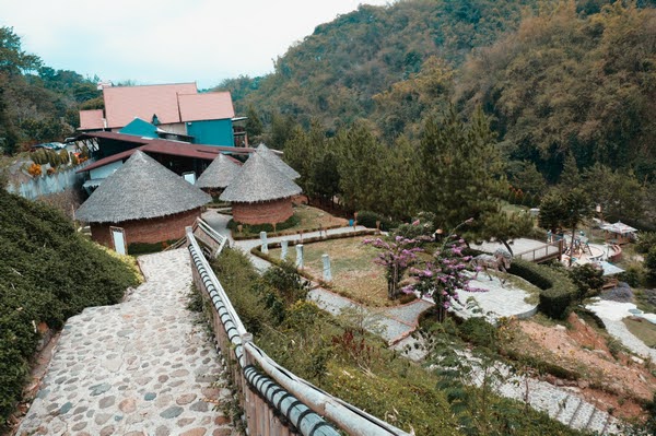 Menginap di DRIAM Riverside, Resort di Tepi Sungai Ciwidey dengan ...