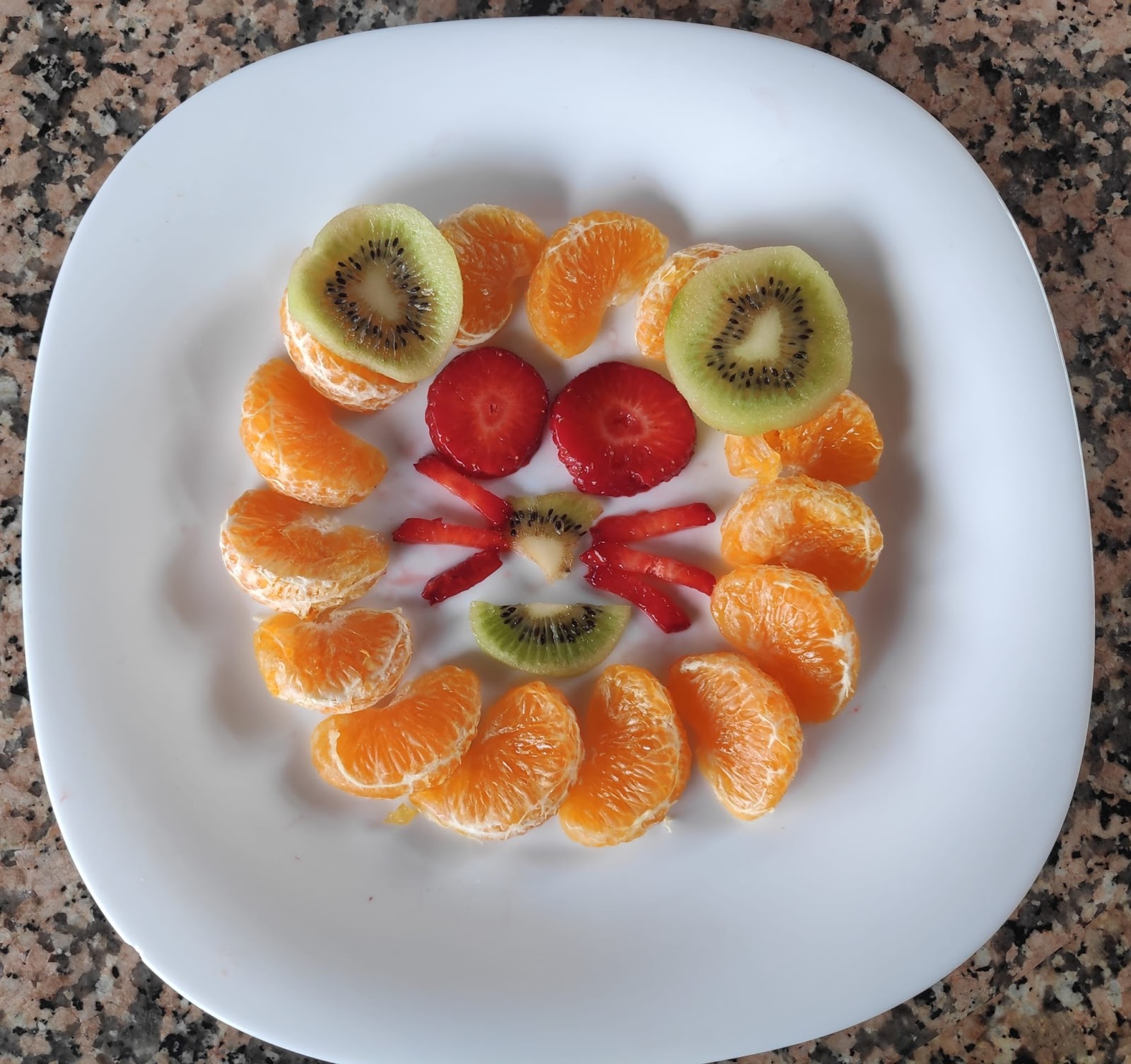 Aprendemos con la seño Julia 4años A: Animales con fruta