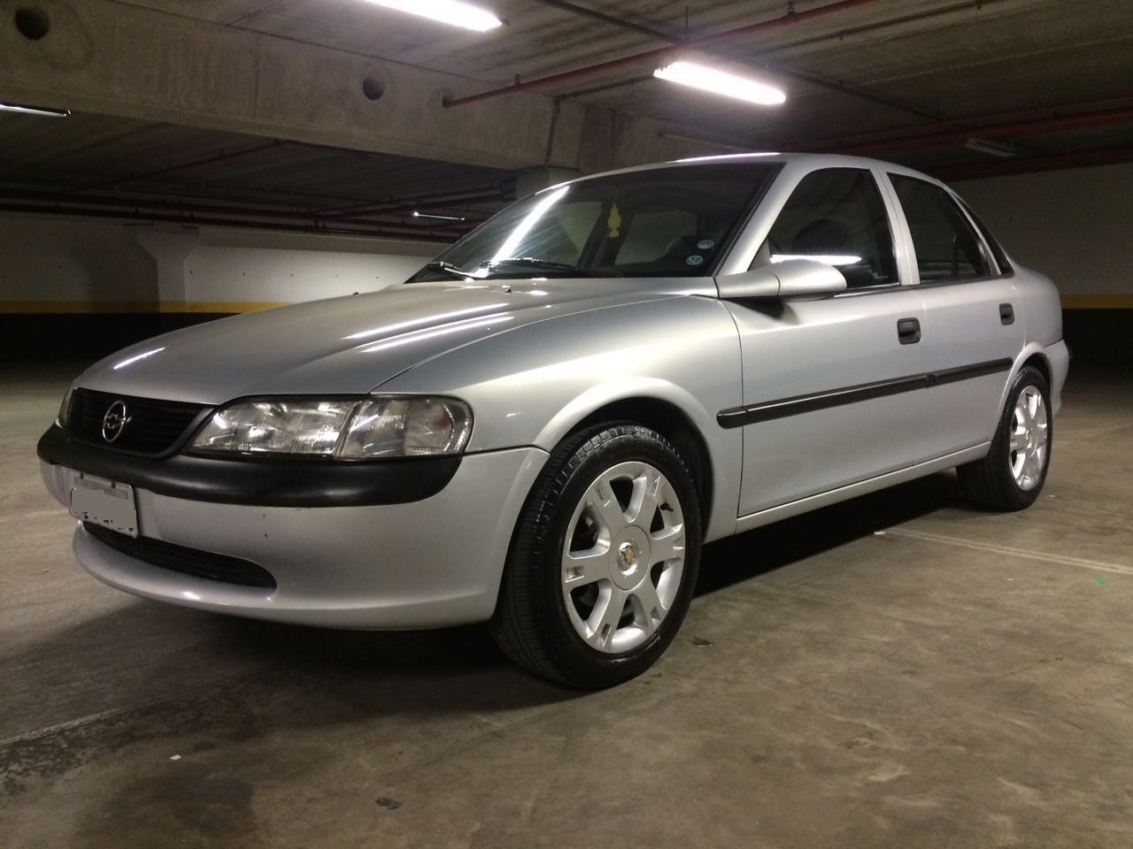 Raridade: Vectra 2.2 GL 1999 com 80 mil km - combinação de conforto e ...