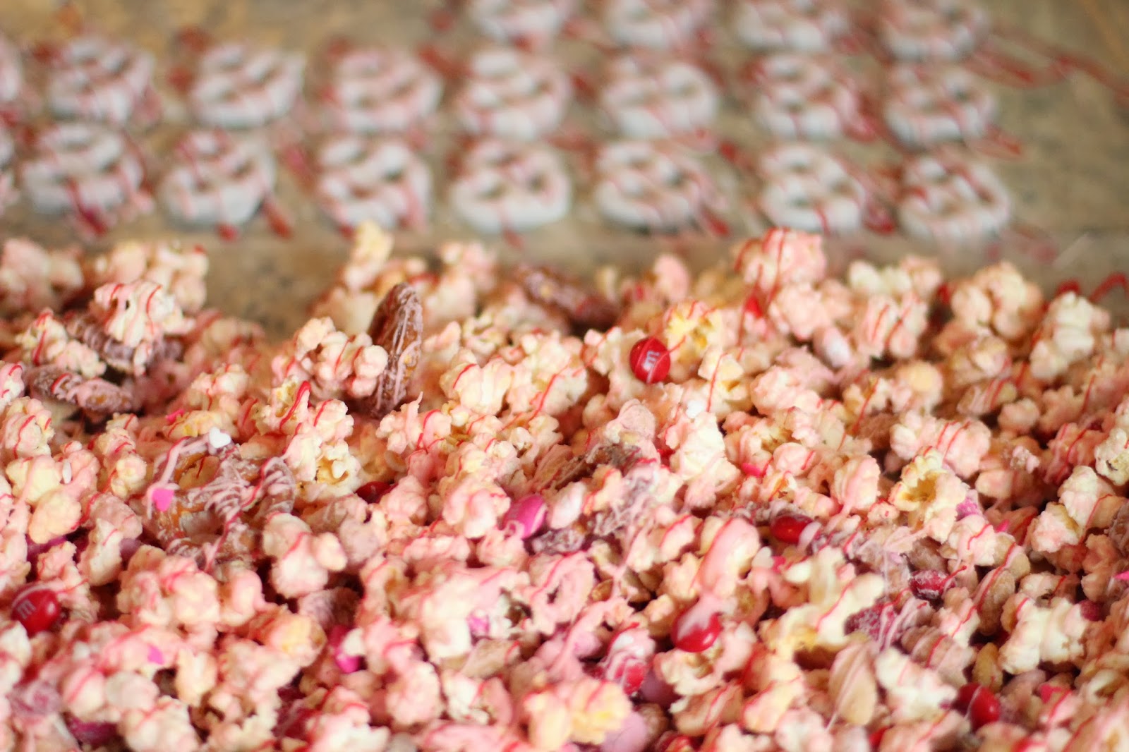 Sprinkle Some Sunshine!: gourmet white chocolate popcorn party!