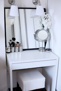 23 Perfect Makeup Table Inspiration Design | ARA HOME