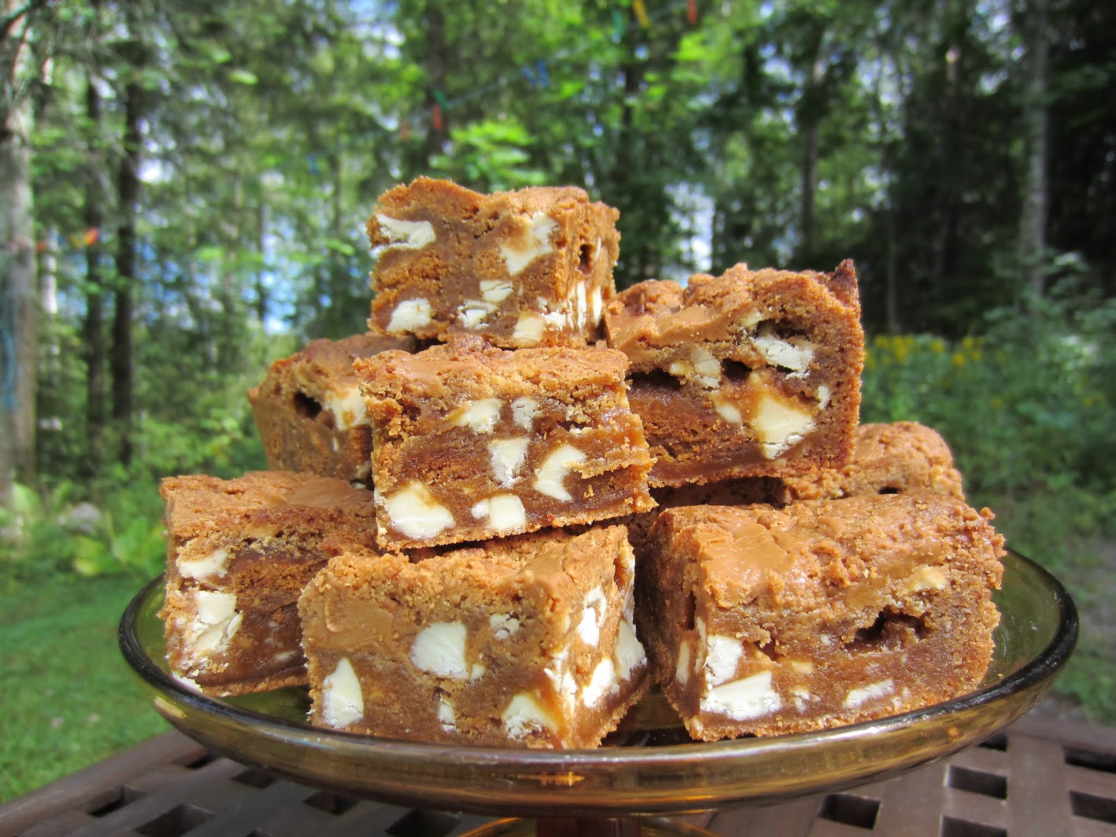 Herkkuja leipomassa: Valkosuklaiset Biscoff-levite blodiet/ White ...