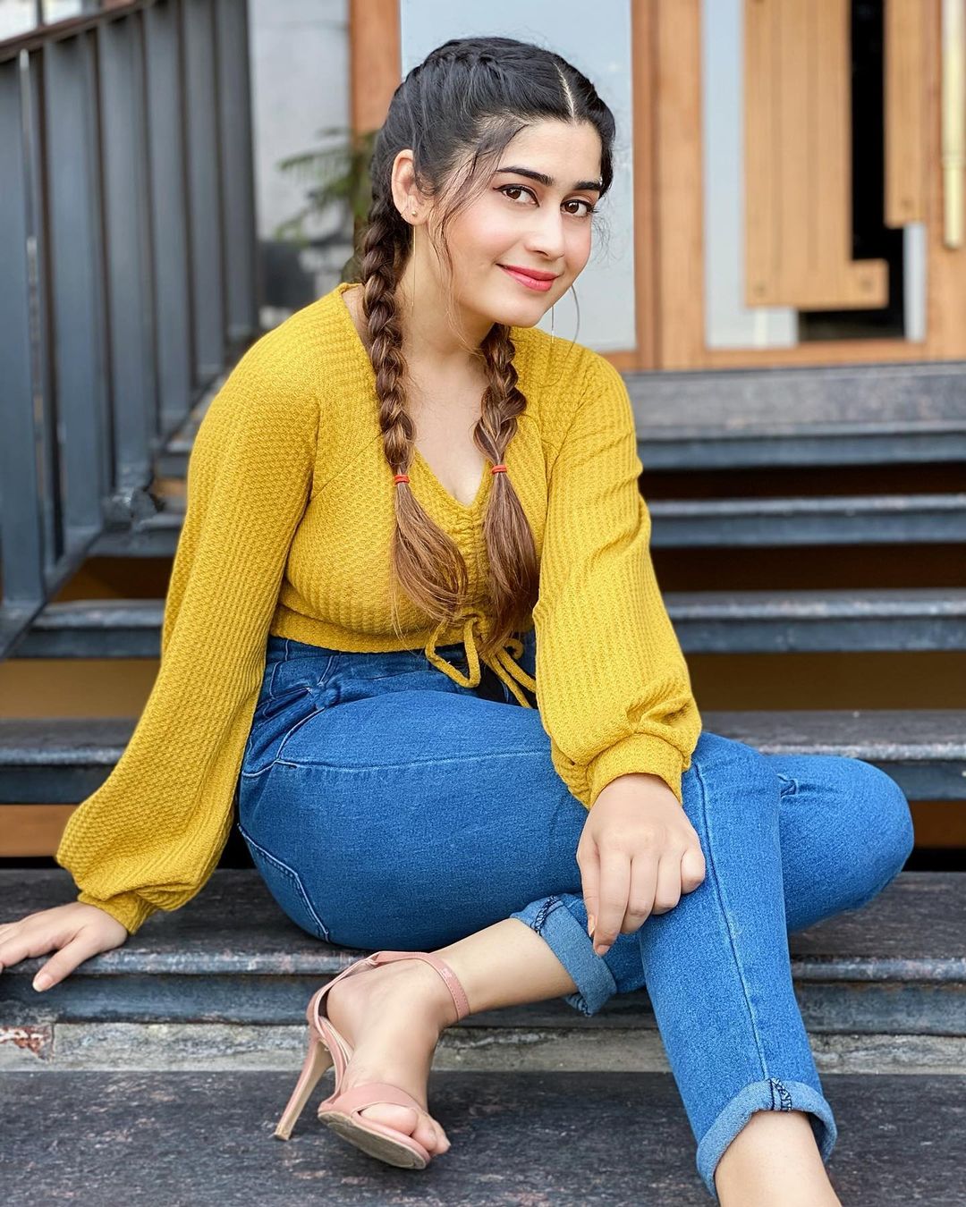 Sofia Kaif Wiki | Sobia Kaif Age, Height, Family, Boyfriend