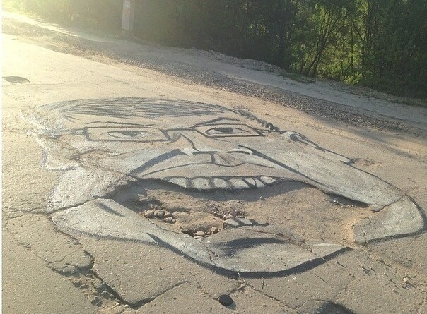 Artistic Activism Street art : Mayer's sketch on potholes - Creative DIY