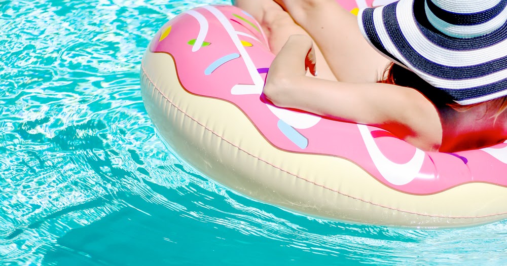 Blogger Pool Party | La Petite Noob | A Toronto-Based Fashion and ...
