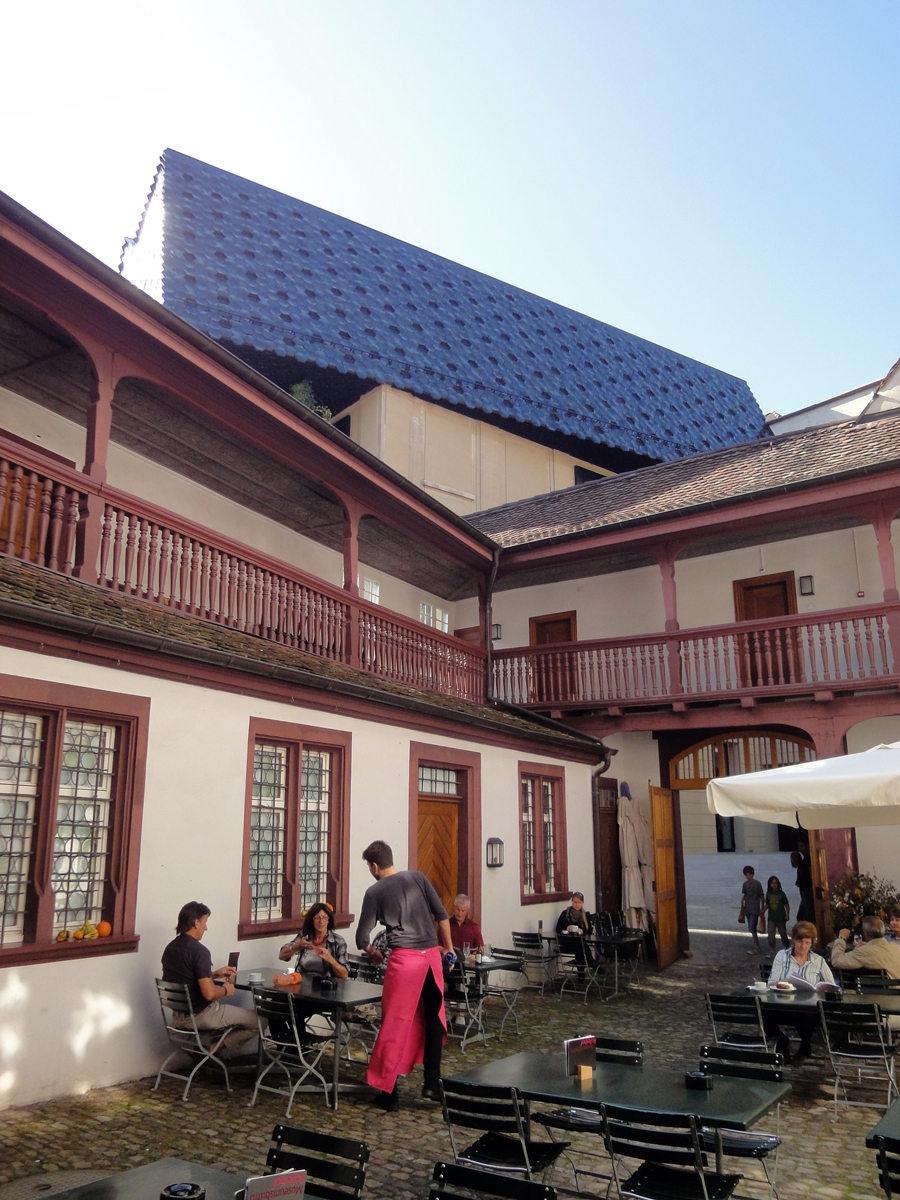 Human's Scribbles: Shell, space, and content