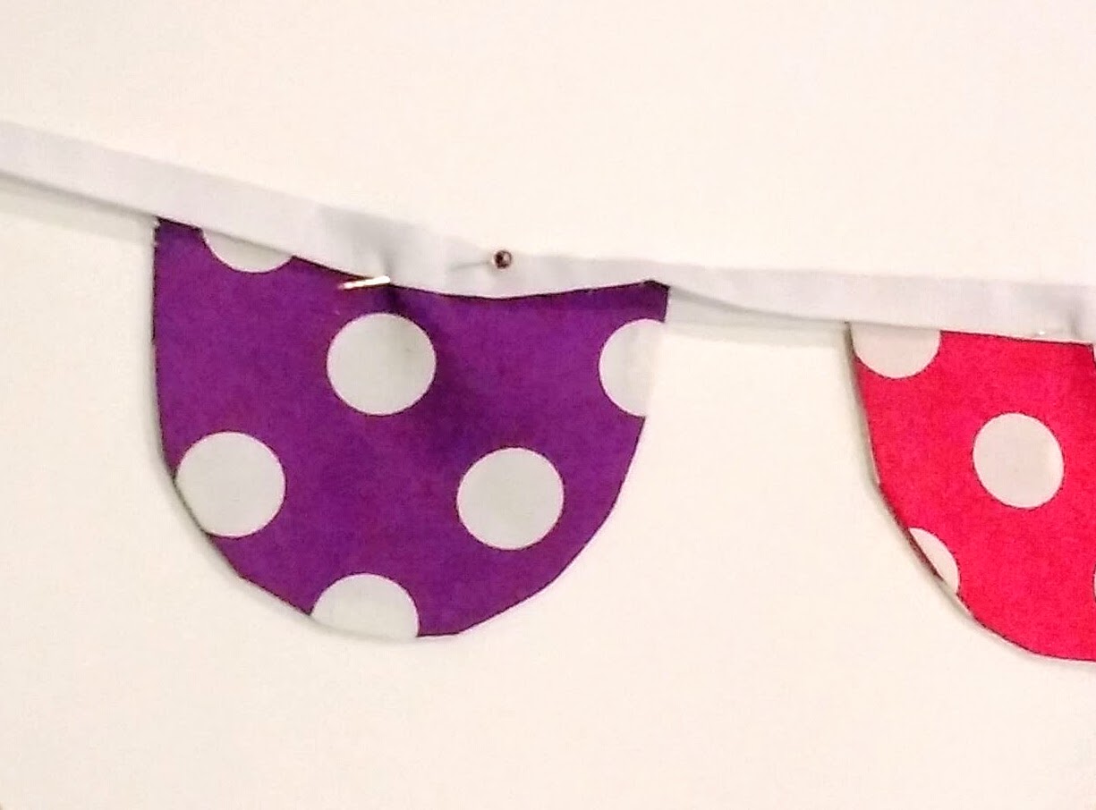 Mommy Suburbia: How To Make a Fabric Banner - Easy Sewing & No-Sew ...