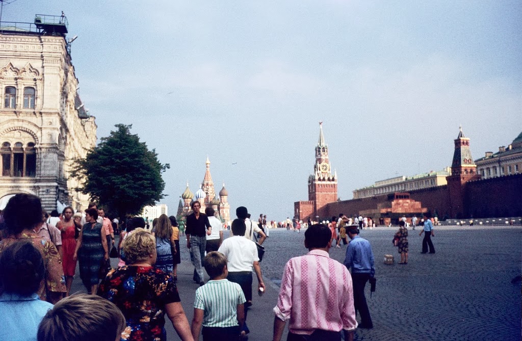 Life in USSR in 1980 ~ Vintage Everyday