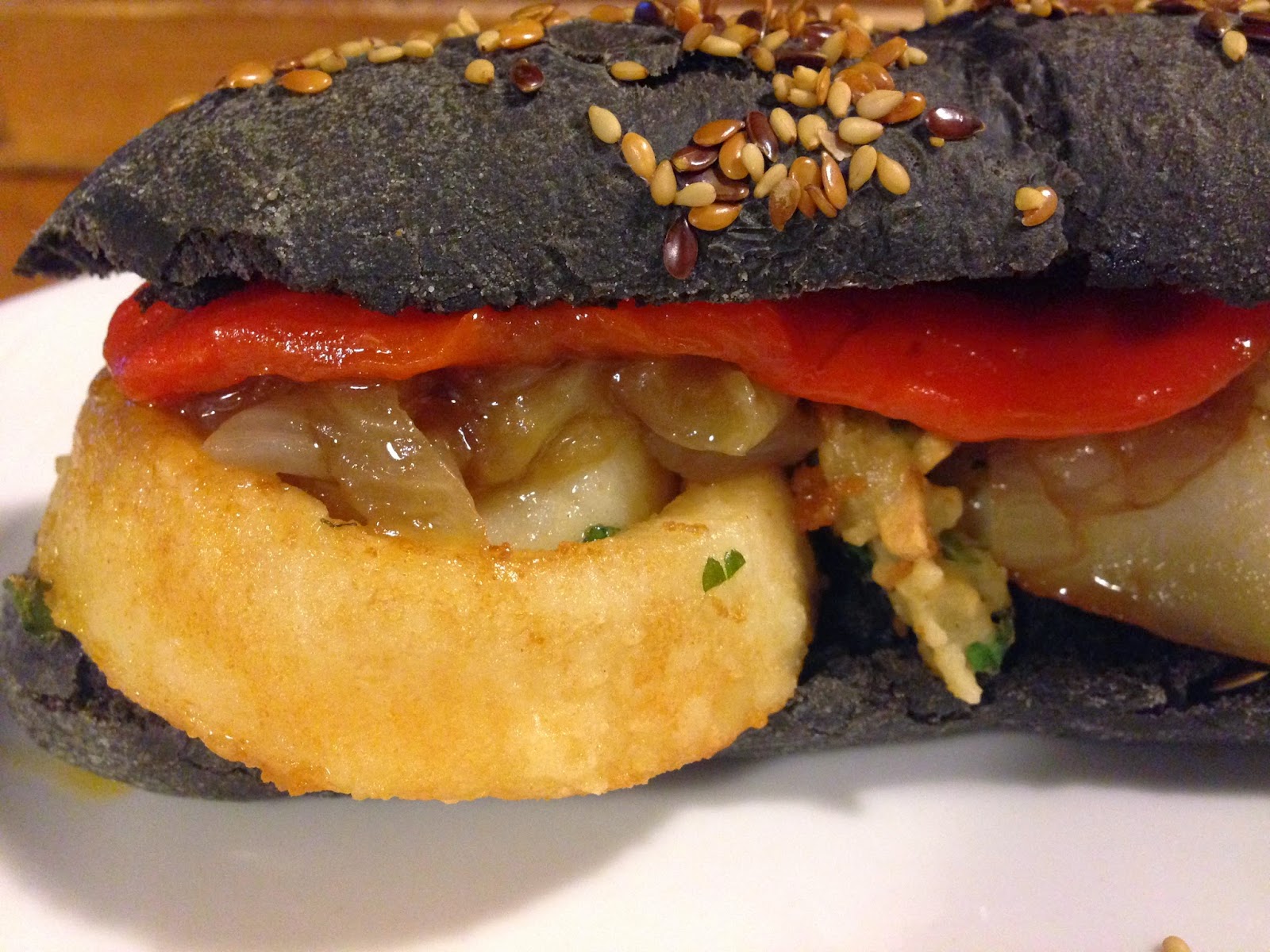 El Trasgu de las galletas: BOCATA DE CALAMARES CON PAN NEGRO #BocataTs