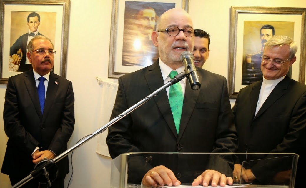 Frases célebres: César Medina (34,35 y 36) : DESDE LA REPÚBLICA DOMINICANA