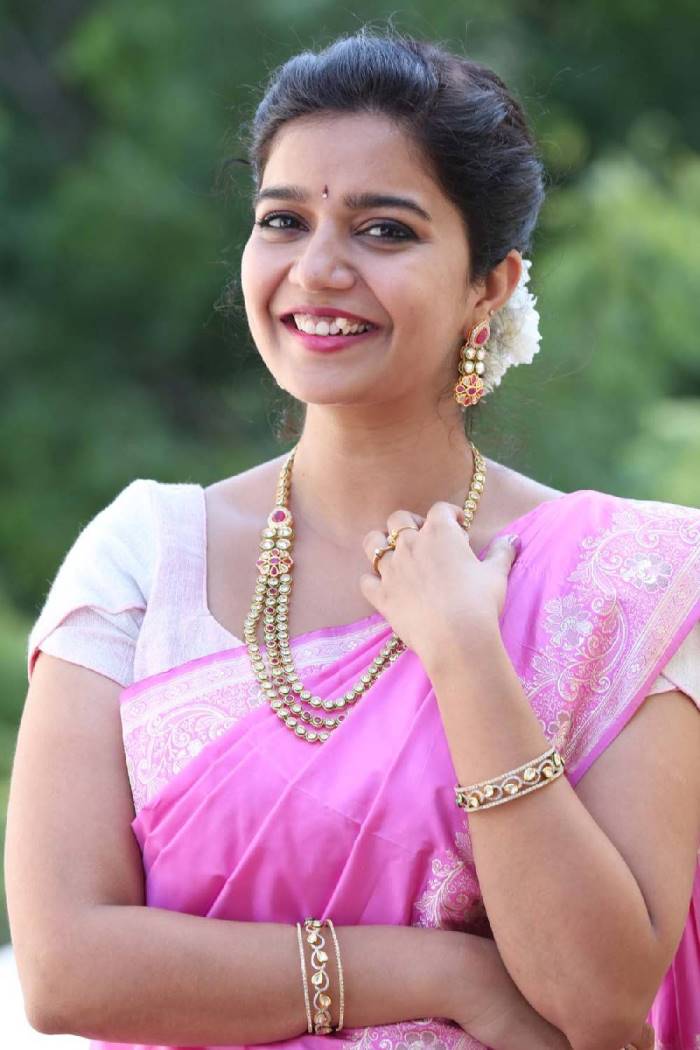 Swathi Reddy - Saree Stills At Tripura Movie Interview - South Indian ...