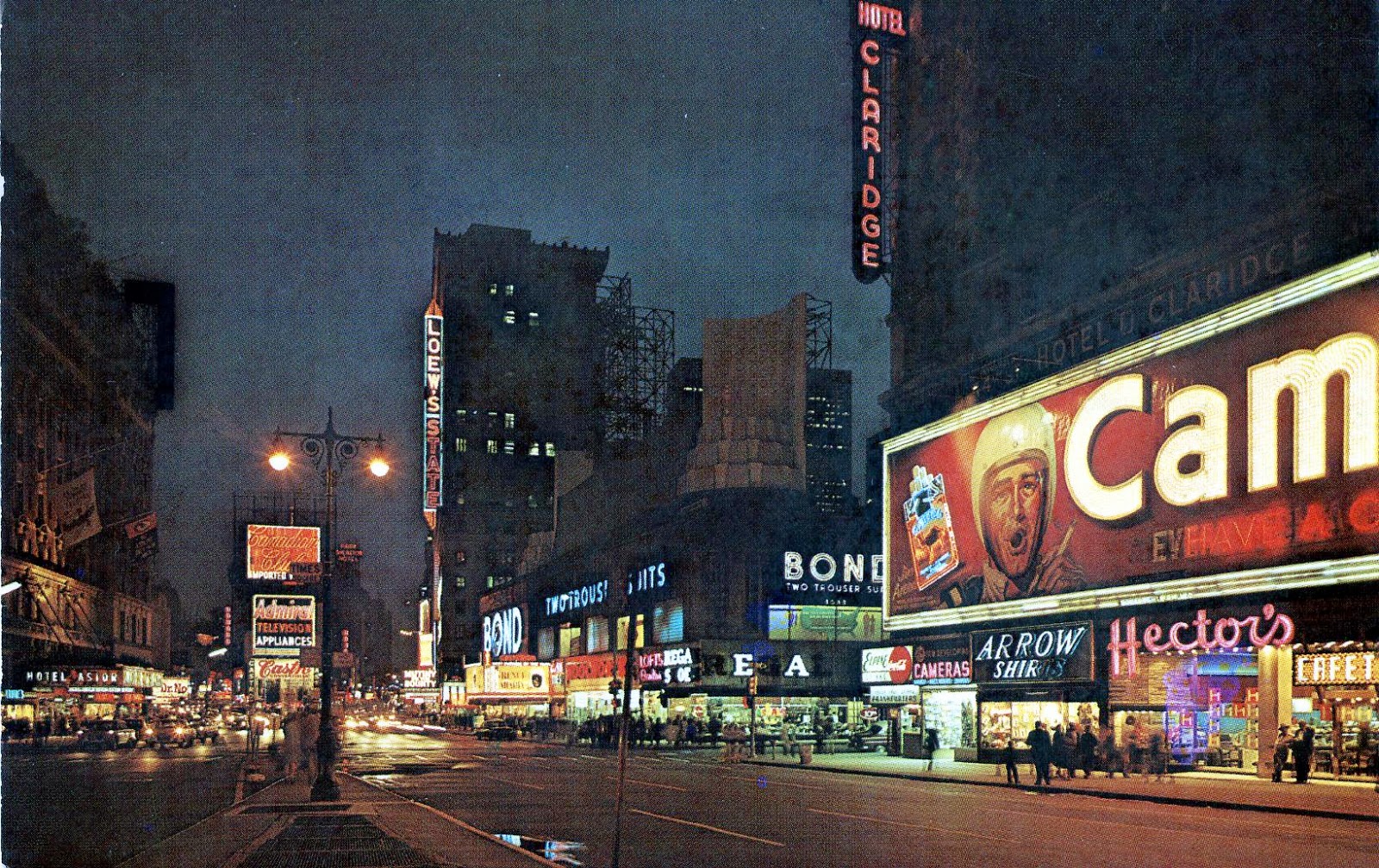 Times Square 1943, Smoking camel sign