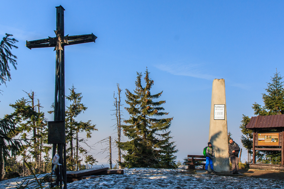 Na górskim szlaku: TURBACZ z doliną Kamienicy w tle