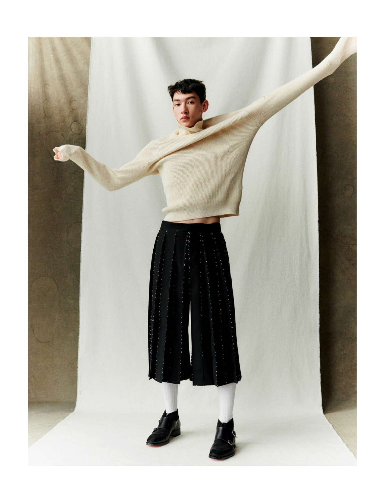 Amit Israeli captura la anatomía del movimiento para Vogue Hommes Paris