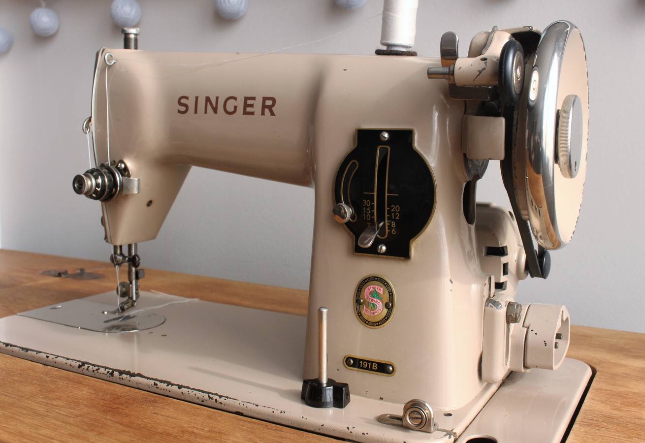 Ma machine à coudre SINGER 191B - Sacrée Dédé