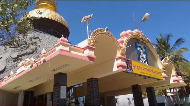 vasanthara: SREE PRASANNA VEERANJANEYA TEMPLE, MAHALAKSHMI LAYOUT ...