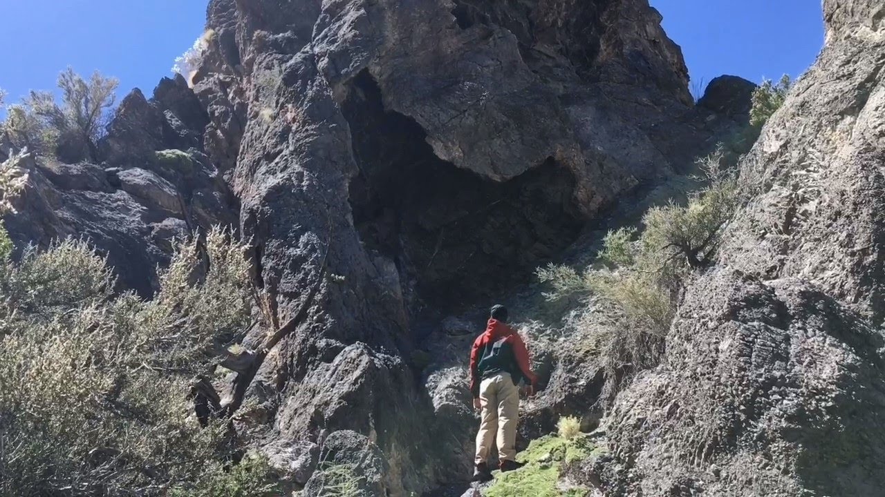 THE M CAVE STORY : THE UNEXPLAINED DISAPPEARANCE OF KENNY VEACH