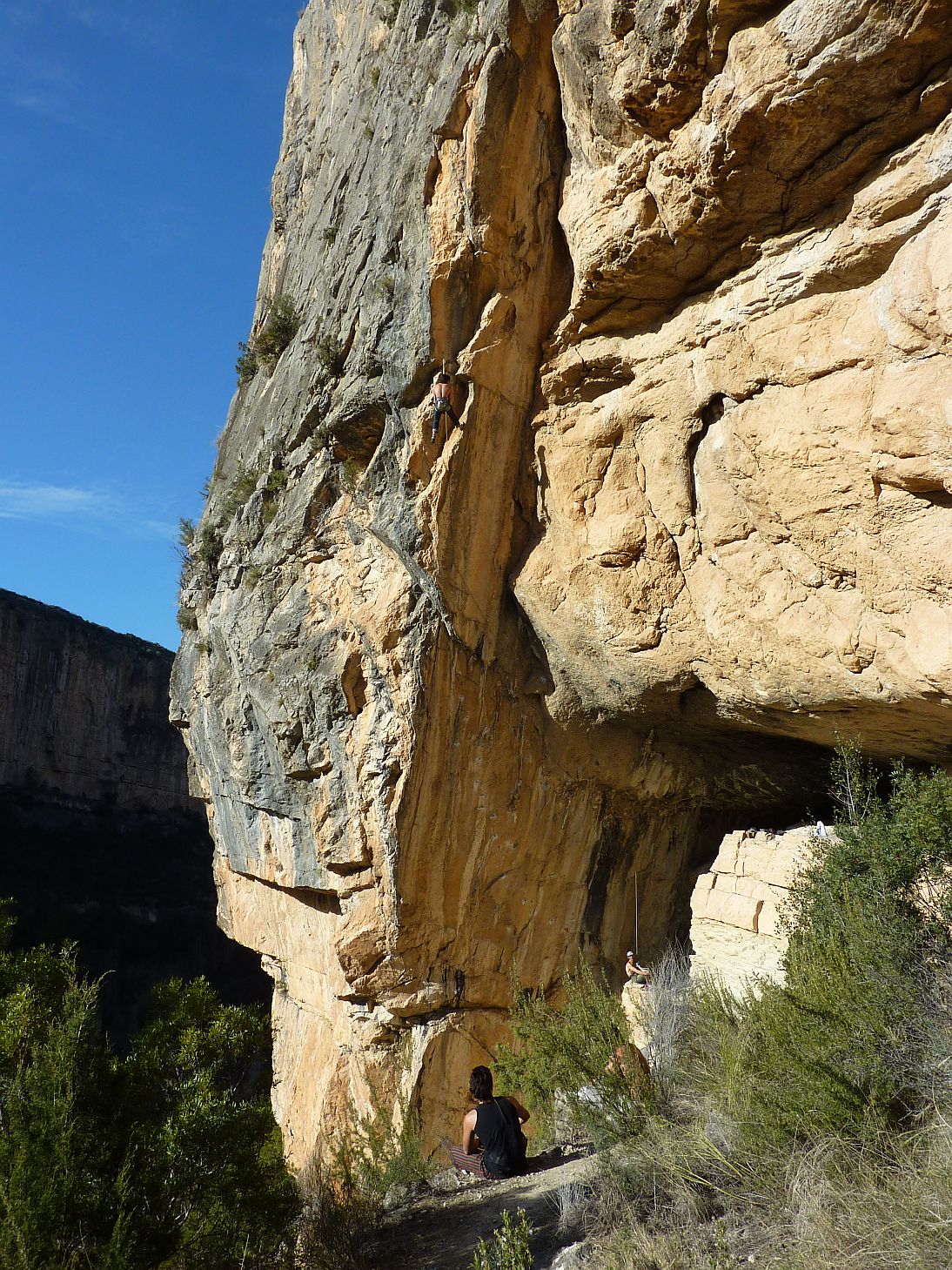 Nonstopclimbing: Crag-info: Chulilla