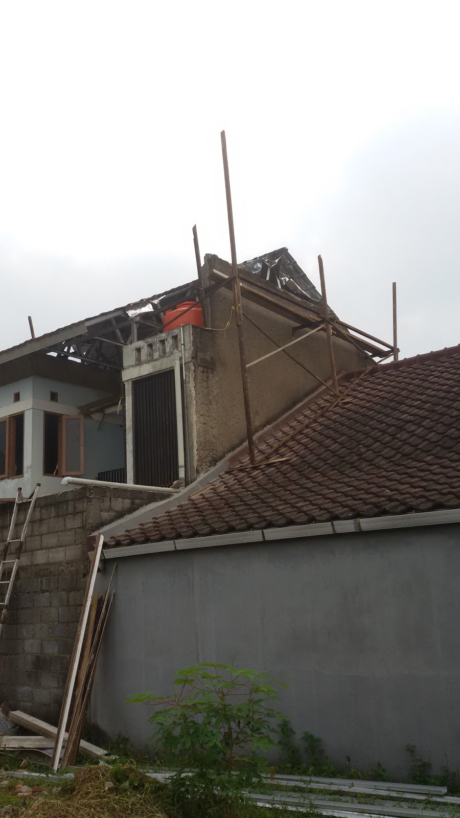 SPECIAL RENOVASI ATAP RUMAH : HARGA BONGKAR PASANG ATAP RUMAH DI BANDUNG