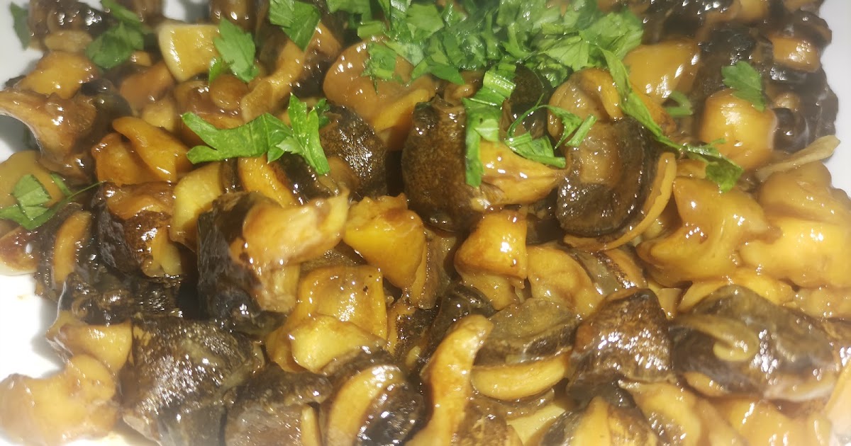 Rapane in sos cu vin de sfecla rosie, unt si usturoi