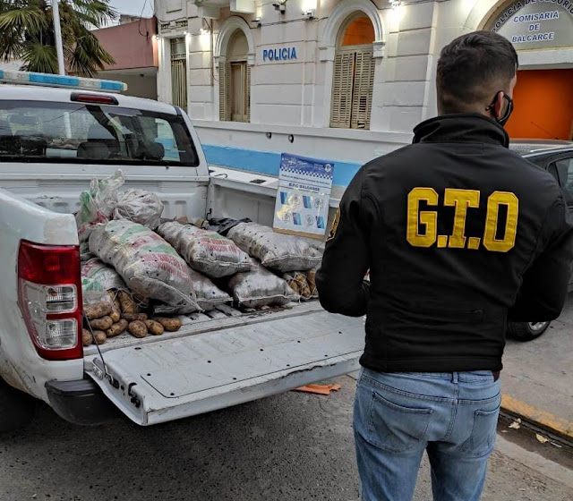 Diez personas fueron demoradas por robar bolsas de papa
