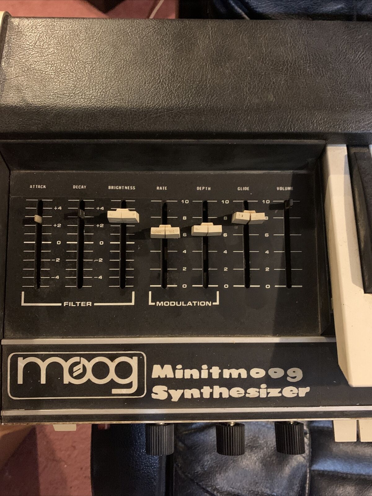MATRIXSYNTH: Moog Minitmoog SN 0001 Prototype?