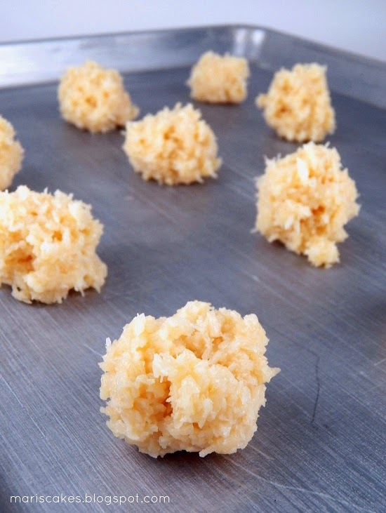 Macaroons de Coco (Besitos de Coco) | Mari's Cakes