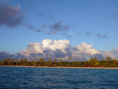 The Adventures of S/V Silhouette: Exploring an Atoll