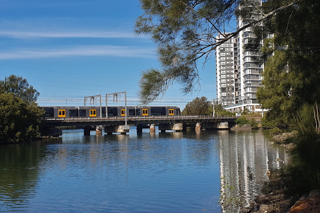 Sydney - City and Suburbs: Wolli Creek, Cooks River, railway bridge